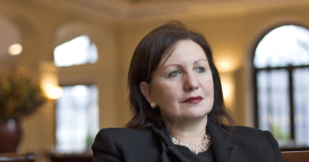 İnsan onurunu savunmak: Karanlık zamanlarda Seyla Benhabib’in Arendt ...